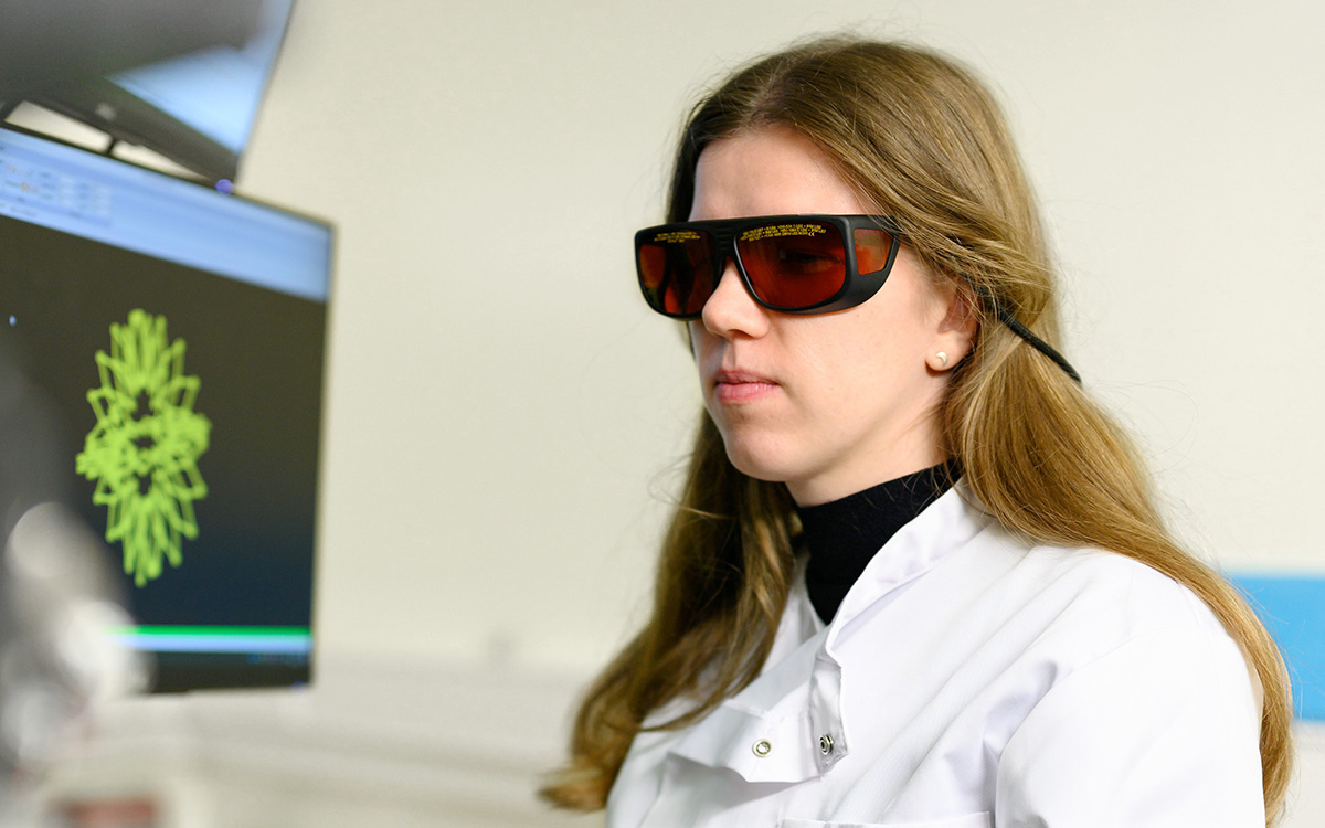 Laser Nanofactory. Selective Laser Etching – FEMTIKA